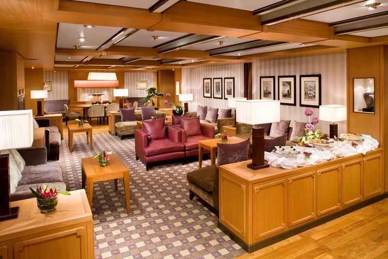 Eurodam Cruise Ship: Fun Entertainment for All | Cruisewatch